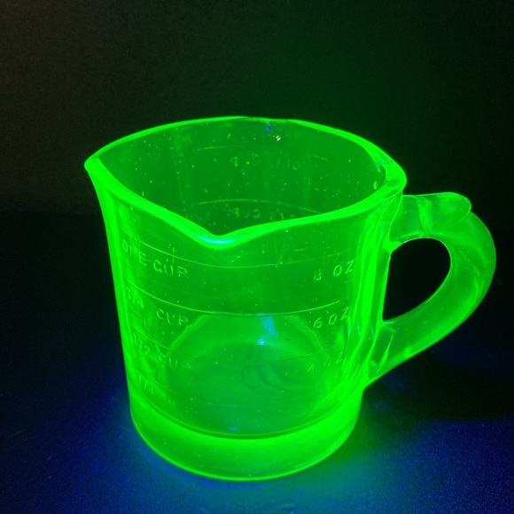 Kitchen | Vintage Vaseline Depression Glass 3 Spout Measuring Cup ...